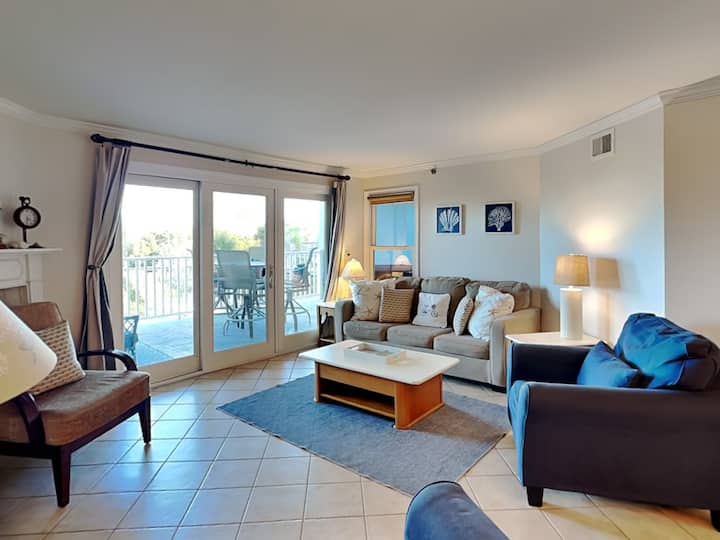 Fort Screven Villas 102 - Oceanfront - Free Wi-fi - Tybee Island