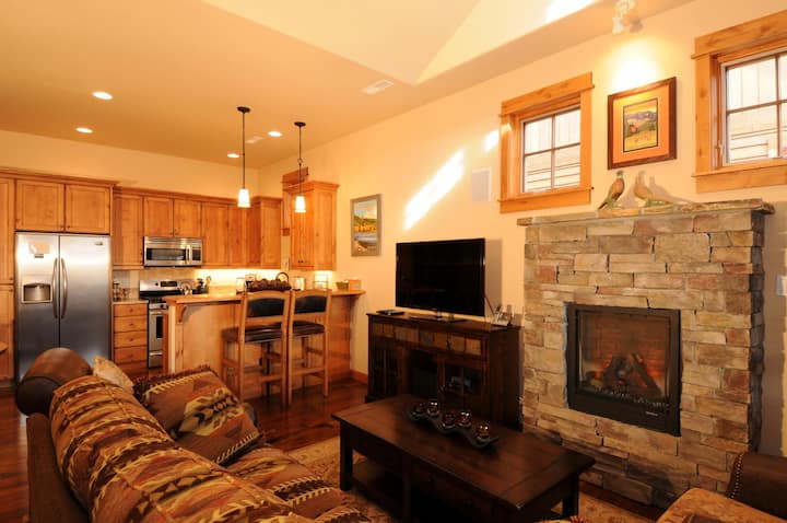 Bridger Bungalow - An Elegant Townhome Close To Bo - Bozeman, MT
