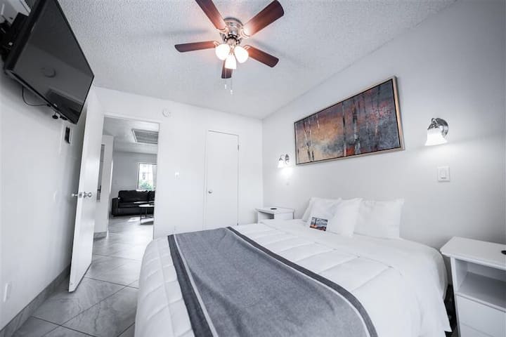 130 Scottsdale Sanctuary 1 Br In A Quiet Community - Tempe, AZ