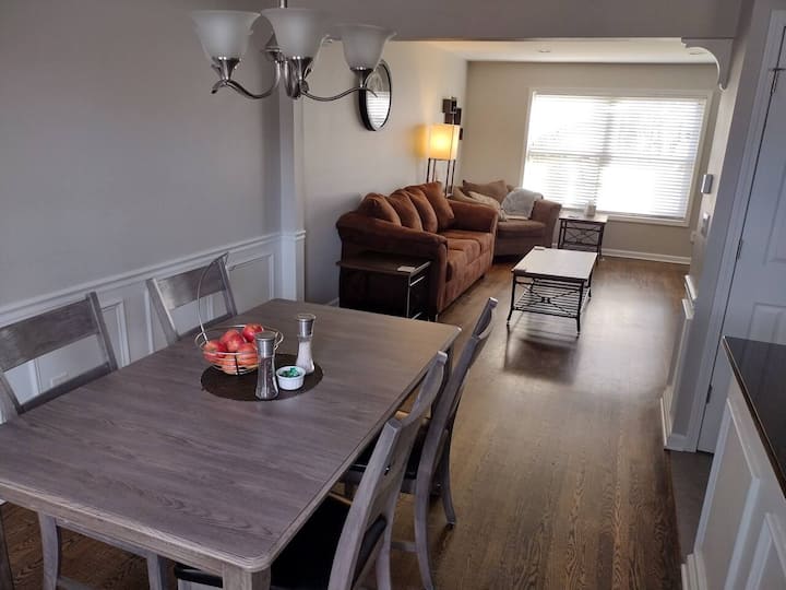 ★ 5min To Kellogg Park ★ Plymouth ★ Parking ★W/d 8 - Livonia, MI