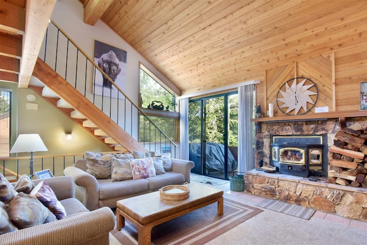 Snowflower 73: Spacious, Scenic Meadow Area - Mammoth Lakes