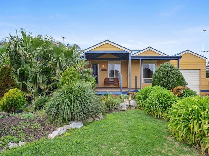 Sea-esta Wifi, Foxtel, Pet Friendly -