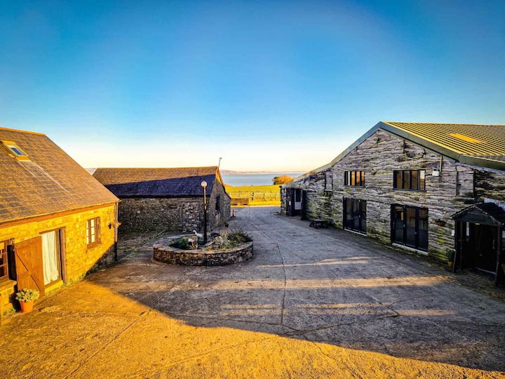 Peaceful Farm Stay Near Gower Beaches - Sleeps 4 - 