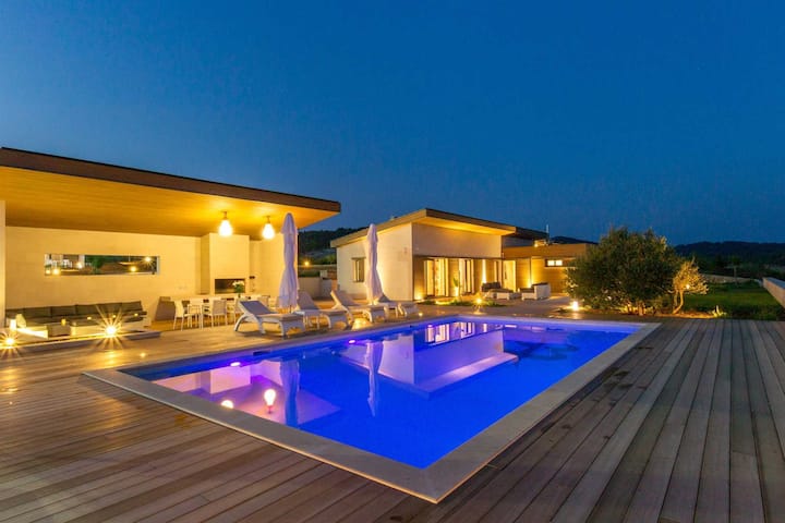 Luxury Villa Pearl Of Hvar With Pool - Hvar