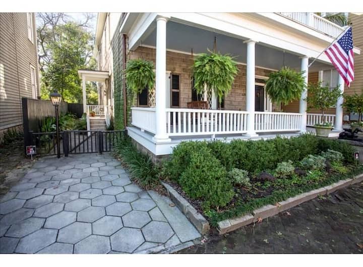 Garden Home On Huntingdon St By Lucky Savannah - 薩凡納