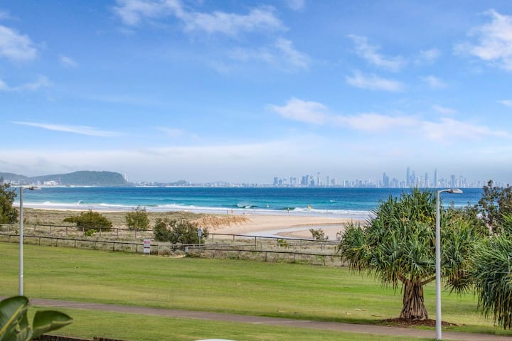 Kirra Vista 9 - Kirra Beachfront - Min. 3 Night Stays! - Tweed Heads