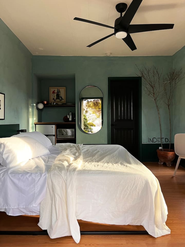 Garden Room - Private Entrance Studio - Page Springs Cellars, Cornville