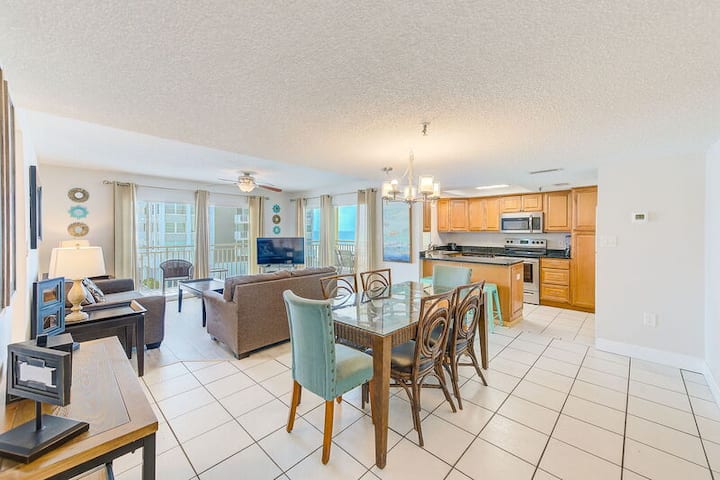 Beachviews! 3/3, Sleeps 10 Pool/spa, 203 - Madeira Beach, FL