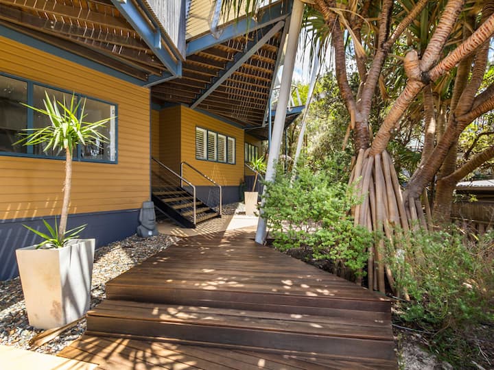 Saltwater Unit 4 | 3 Bedroom, 2 Bathroom, Sleeps 6 - North Stradbroke Island