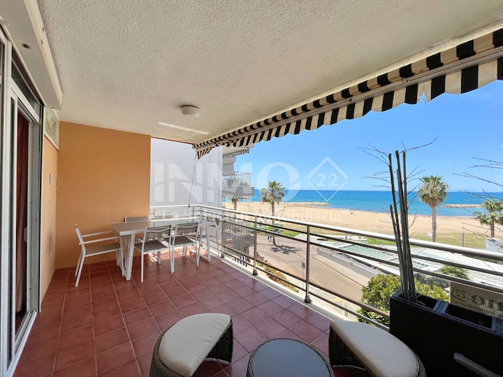 1st Line Beach & Terrace With Sea Views - Cambrils