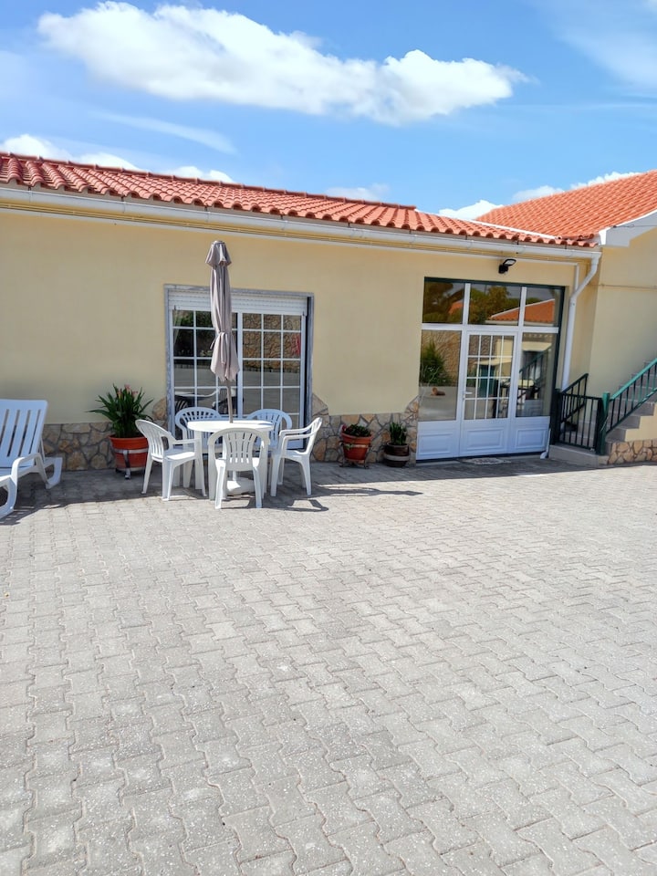 Homerez - House 7 Km Away From The Beach For 16 Ppl. With Garden And Terrace - Peniche