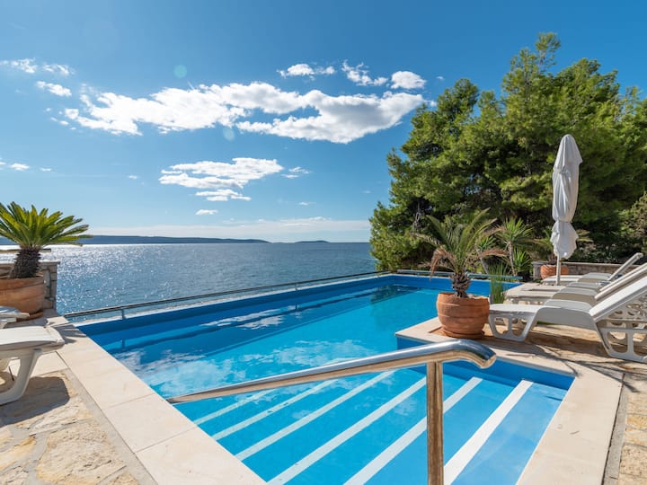 18 M² Ferienwohnung ∙ 1 Schlafzimmer ∙ 2 Gäste - Trogir