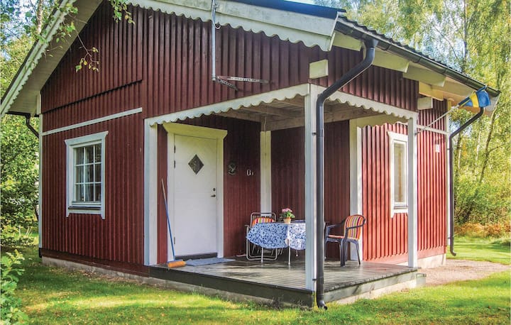 2 Bedroom Awesome Home In Munka-ljungby - Ängelholm