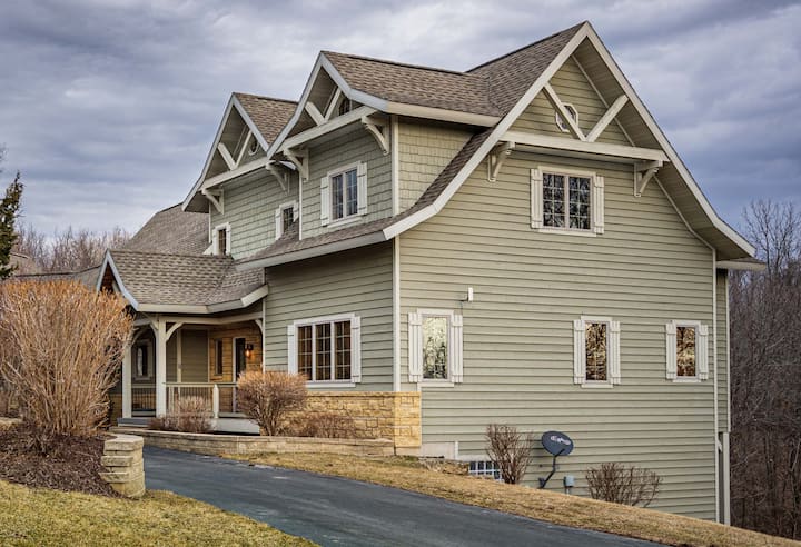 Prestigious Trillium Lane - Hot Tub - Fireplaces - Galena, IL