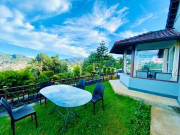 Norsustays–near Rosegarden-view Of Racecourse&lake - Ooty