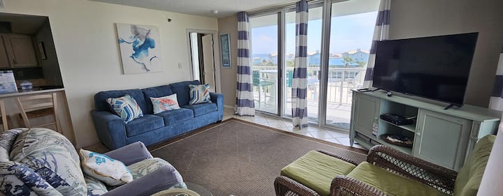 Cozy 2br Condo With Water Views And Huge Pool -3b - Pensacola Beach, FL