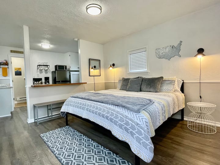 Cozy Studio Cottage - Downtown Twin Falls - Twin Falls, ID