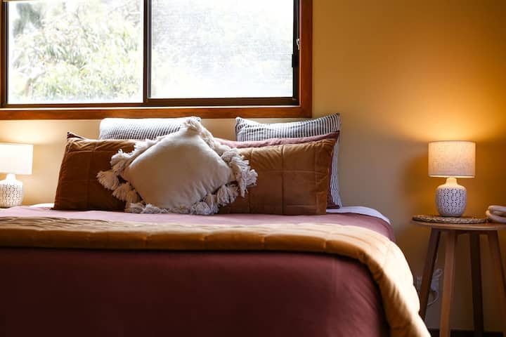 Red Cedar Cottage. Coastal Retreat- Wood Fire. Gor - Port Campbell