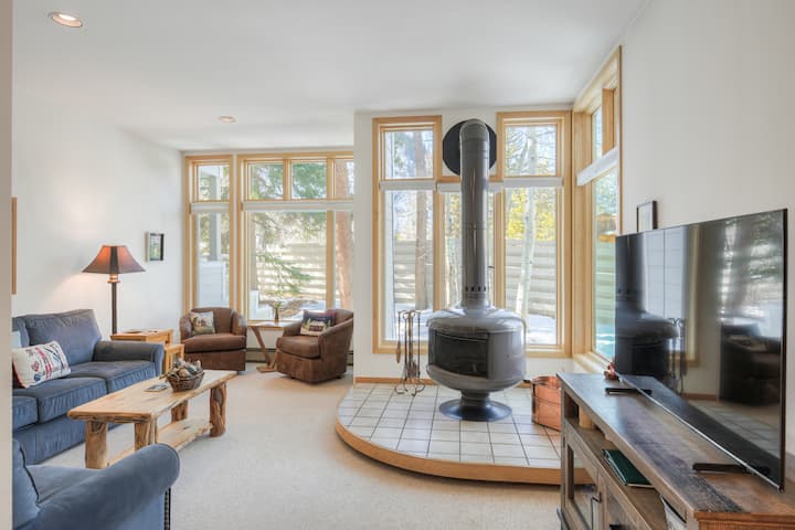 Come Visit Frisco And Stay In Our Lovely Two Bedroom River Glen Condo! Only One Block From Main Street! - Frisco, CO
