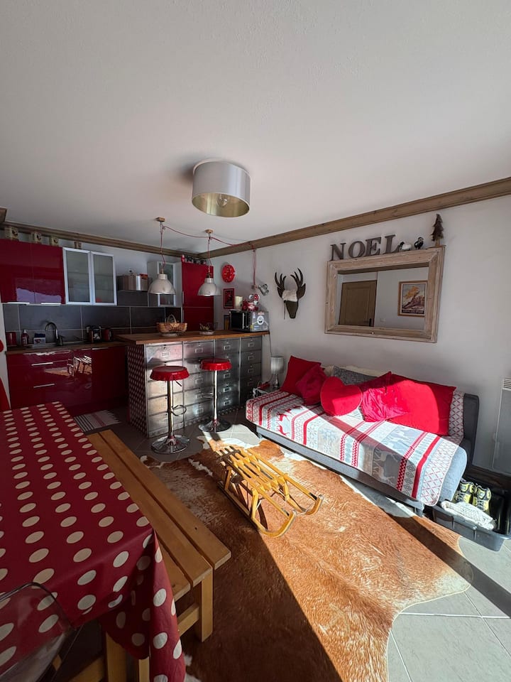 D104 - 42 M2 - 2p+cab - 4/6 Pers - Les 7 Laux