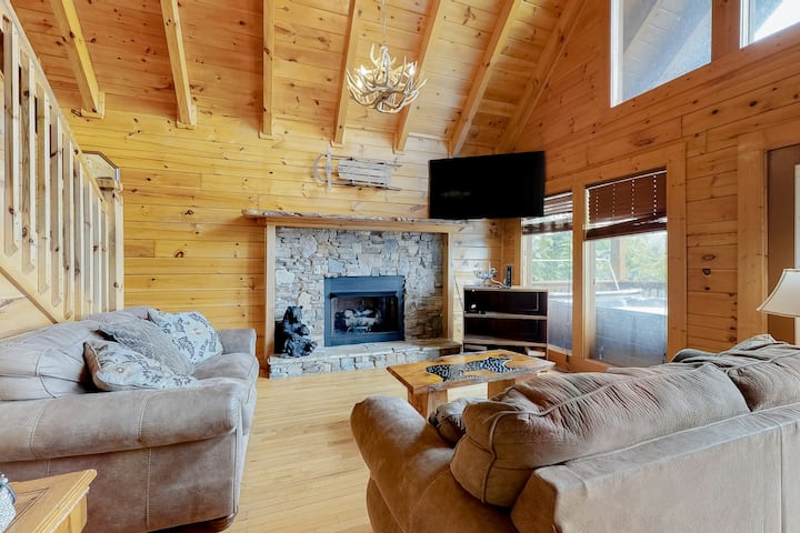 4br Mountainview Cabin W/ Free Attraction Tickets - Pigeon Forge, TN