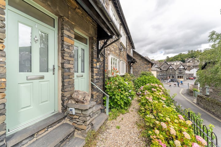 3 Swiss Villas, Ambleside, Pet Friendly, Sleeps 6 - Ambleside