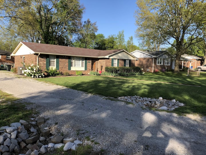 Middle Of It All - Bowling Green, KY