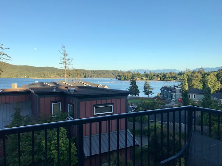 Ocean View Townhome - Sooke Harbour Marina - Sooke