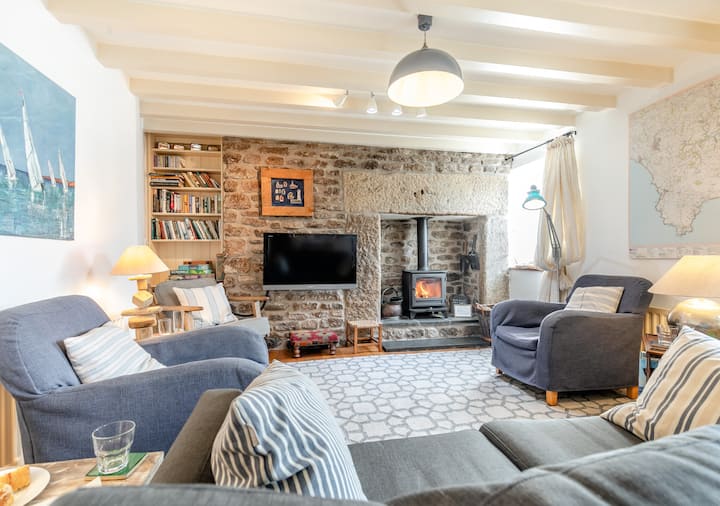 The Cottage, Helford - Coverack