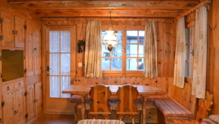 La Fontaine - Charmant Chalet De 3 éTages Avec G - Suisse