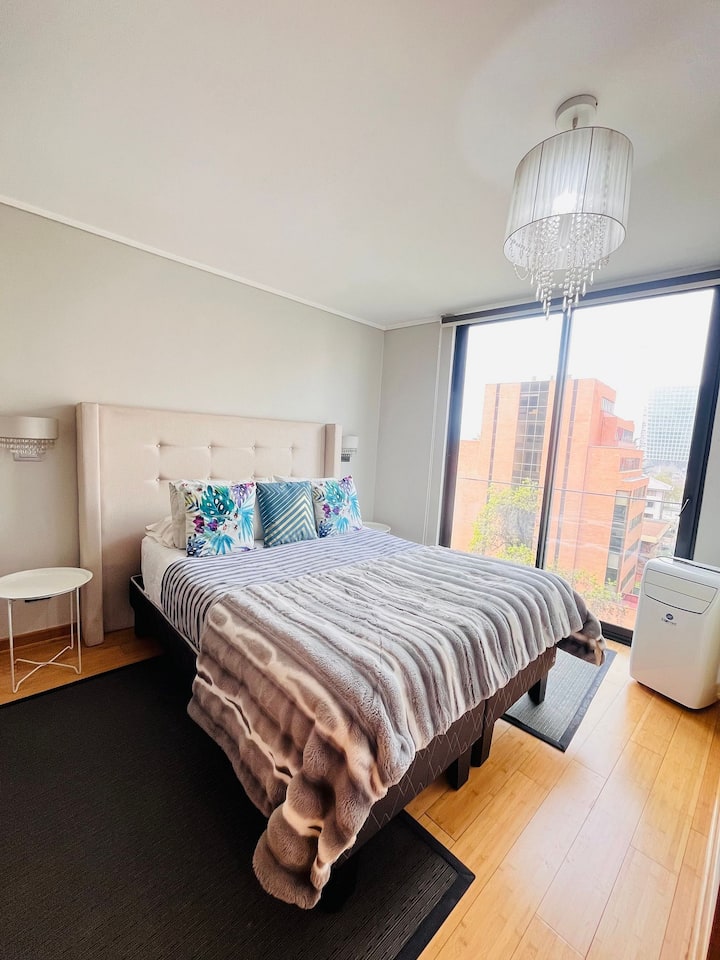 Exclusivo Y Seguro Departamento Sector El Golf - Las Condes