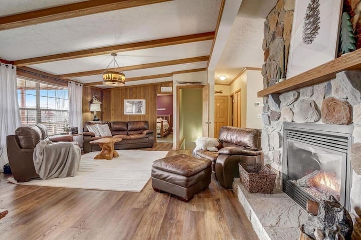 Northwoods Cabin @ Spring Brook Resort - Lake Delton, WI