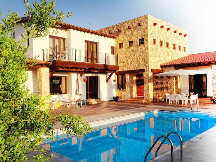 Villa Grand Zeus - A Place To Slow Down - Zypern