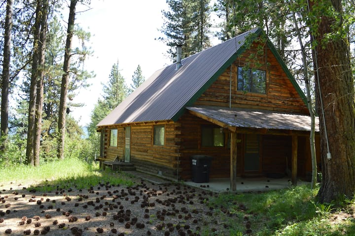 Woodland 3br Mountainview | Woodstove | Deck - McCall, ID