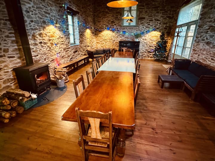 Les Cathares - Family Friendly Gite With Pool - Saint-Pons-de-Thomières