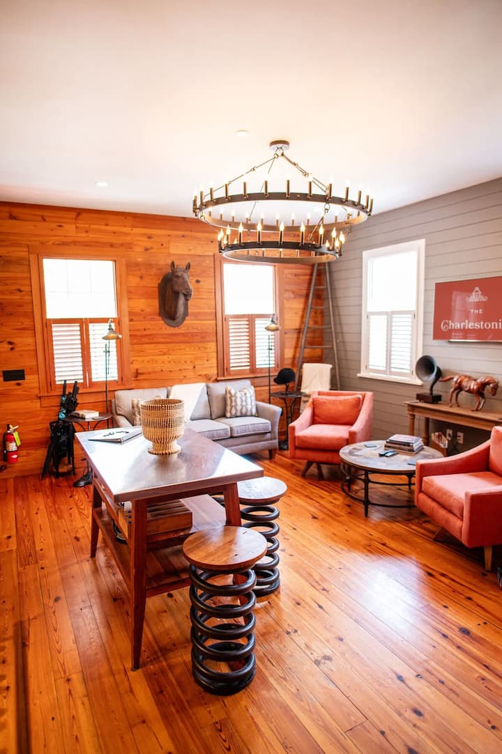 Private Quartiers In Downtown Charleston - Charleston, SC