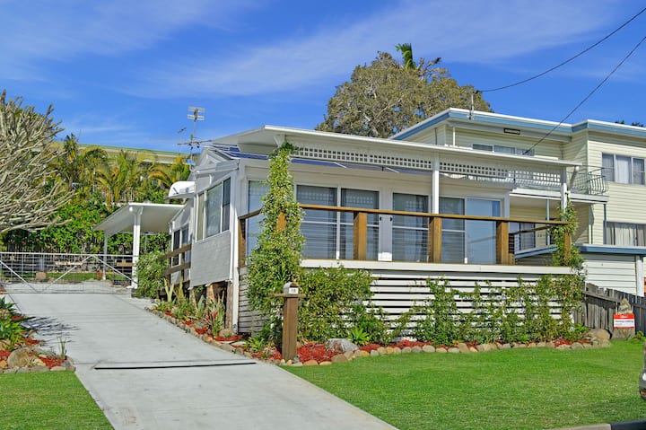 Little Thursday, 18 Main Street, - Crescent Head