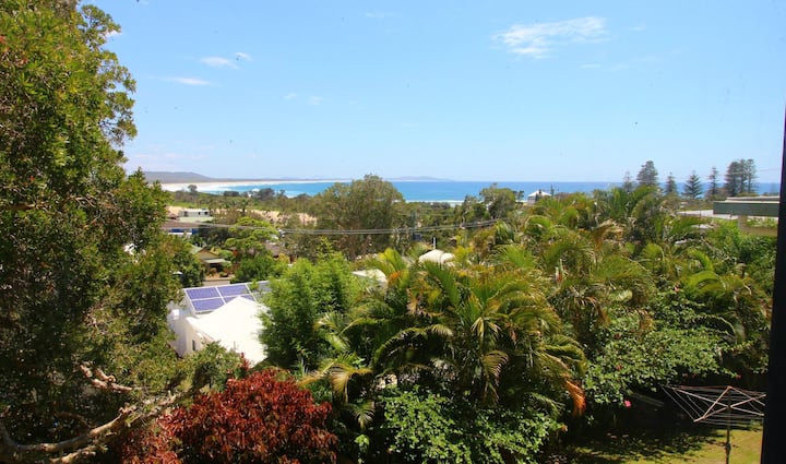 Family Holiday Home - Crescent Head
