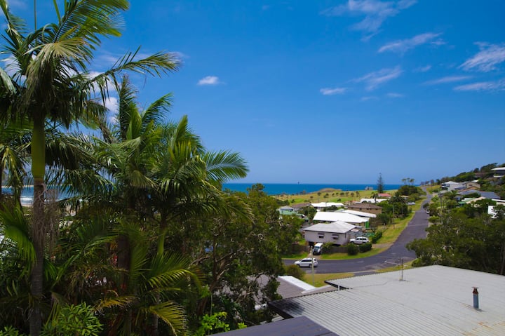 Rosemaree, 24 East Street, - Crescent Head