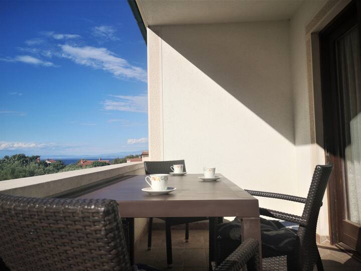 93 M² Ferienwohnung ∙ 4 Schlafzimmer ∙ 6 Gäste - Mali Lošinj
