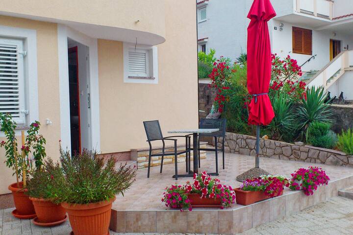 Apartamento De Una Habitación Con Una Terraza Cizici (Krk) (A-5469-c) - Njivice