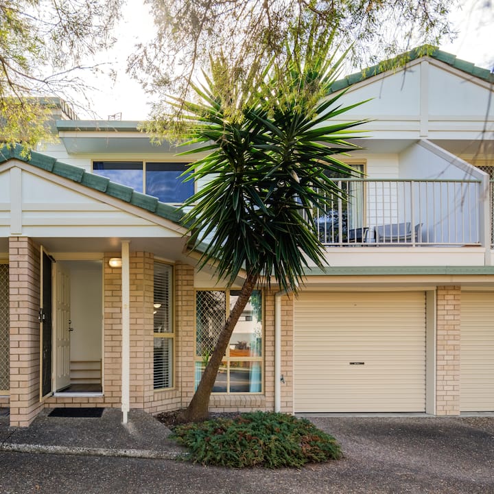 Coolum Beach Getaway: Beach & Shops - Book Direct - Sunshine Coast