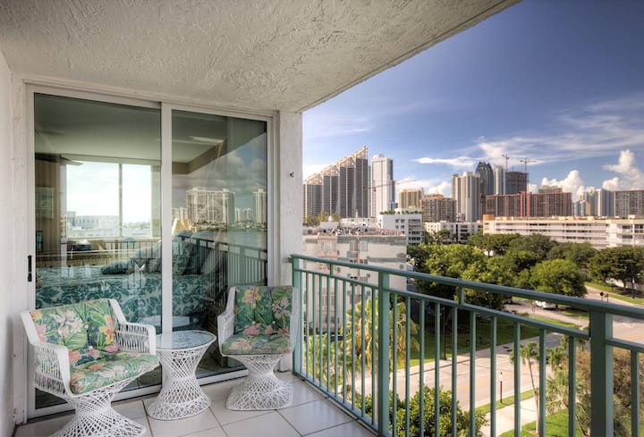 Le Montcalm 601 (Str-01927) - Aventura, FL