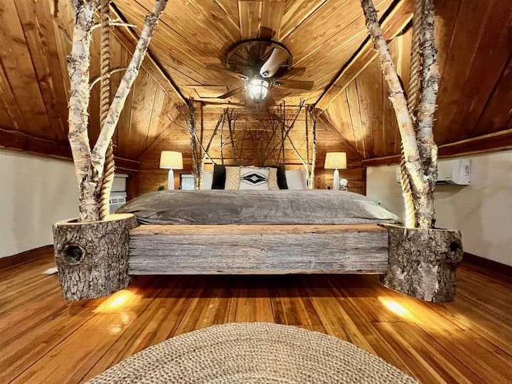 Cedar Springs Cabin: Custom, Unique Experience - Hot Springs, AR