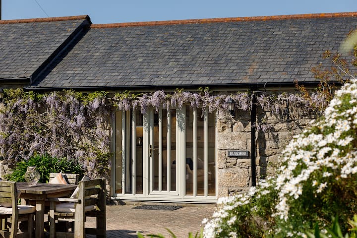 Burgess At Trengove Farm -  A Mile From The Beach - Portreath