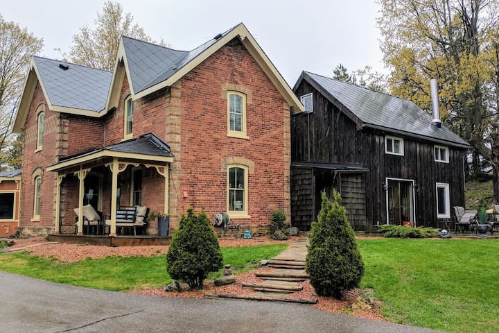 Mono - A Magical Setting For A Weekend Retreat - Hockley Valley, ON