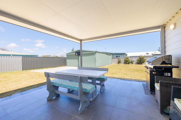 Seagulls Is The Ultimate Seaside Escape! - Lancelin