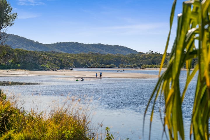 Beachfront 4, 25 Willow Street, - Crescent Head
