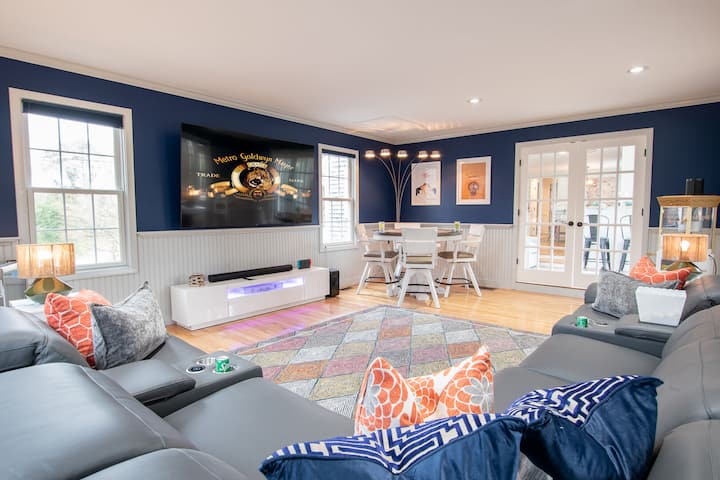 Stellar Home With Hot Tub & Movie Room! - Chatham, MA