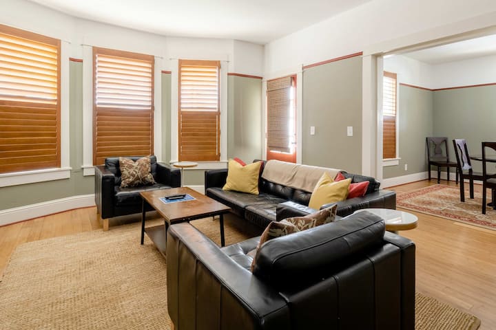 Sun-filled Home In Buckman Neighborhood With 2brs - Portland, OR